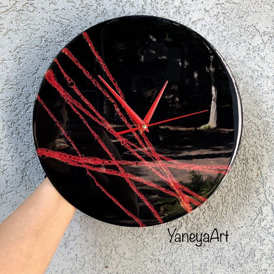 Modern Abstract Red And Black Epoxy Resin Wall Clock – Saajawat