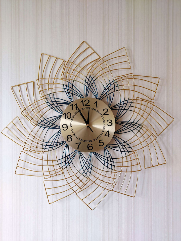 Amazing Floral Caitlynn Wall Clock – Saajawat